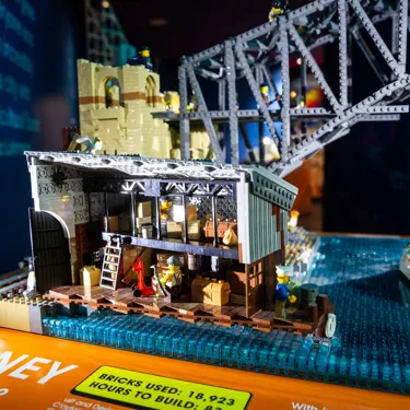 Brickman LEGO® Cities | Sydney Tower Eye